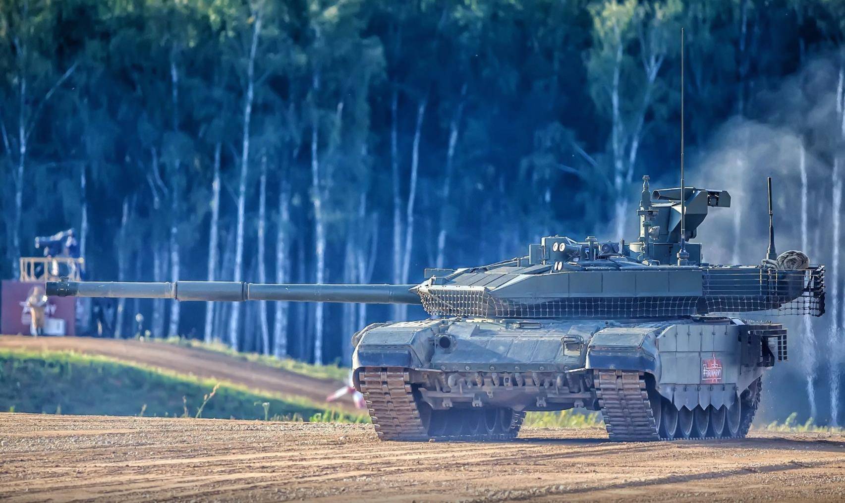 俄T90主战坦克，以T72为基础而打造，整体实力十分强大！ - 哔哩哔哩