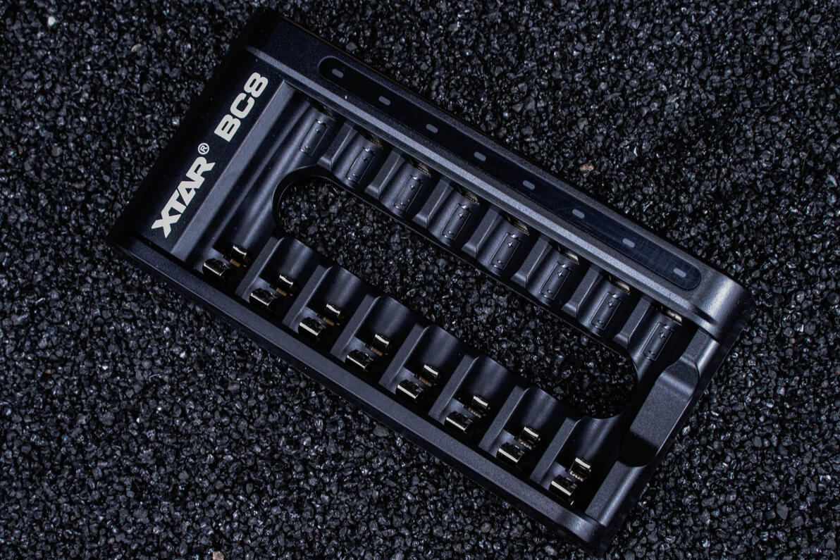 多品牌电池混充，充电快，放电强。入手爱克斯达 XTAR BC8感受 - 哔哩哔哩