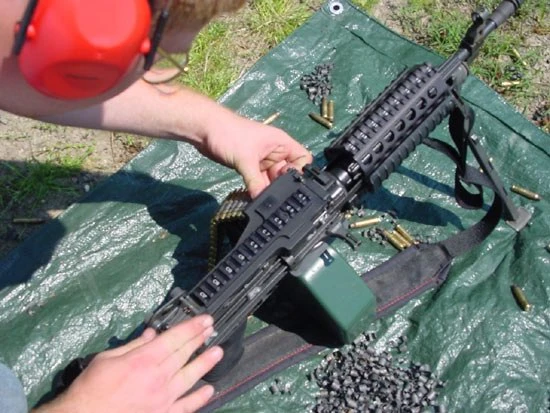 【轻武器科普】美国M249 SPW / Mk46 MOD 0轻机枪简介 - 哔哩哔哩