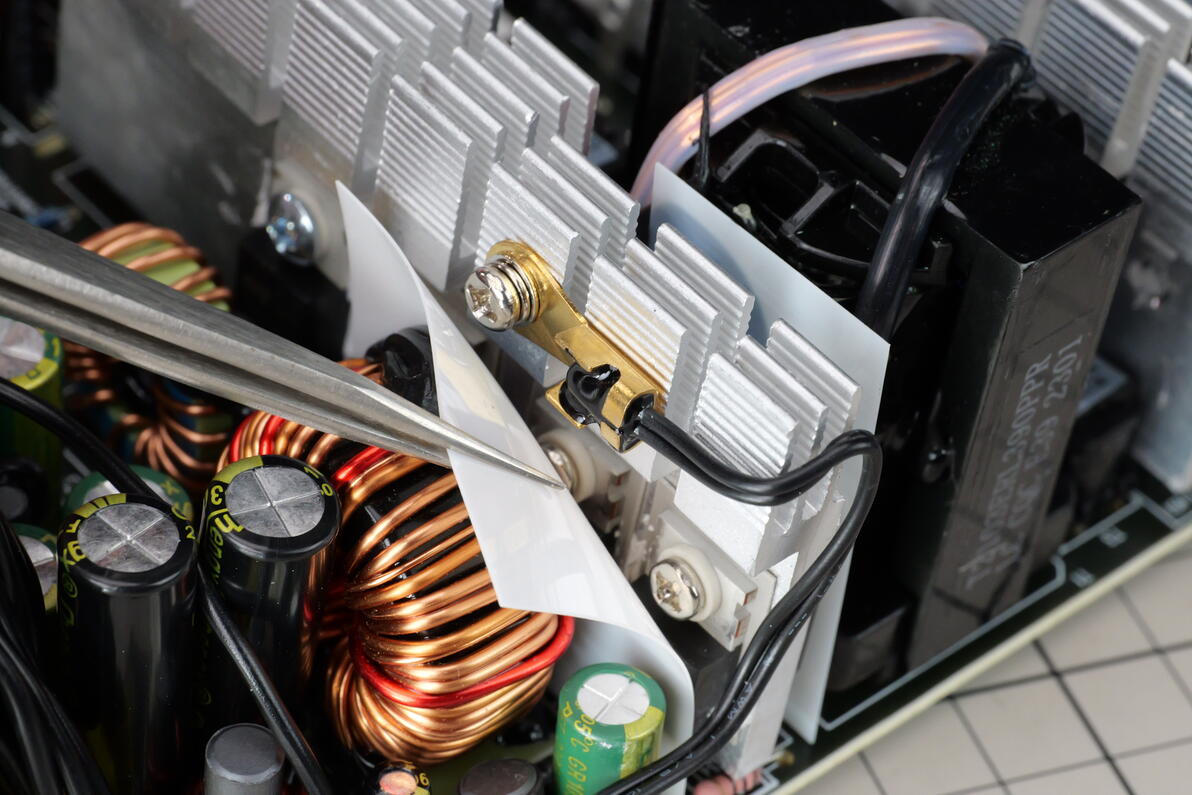 倒是还没接地府，超便宜的750W金牌全模组电源大水牛GPN850拆解评测 - 哔哩哔哩