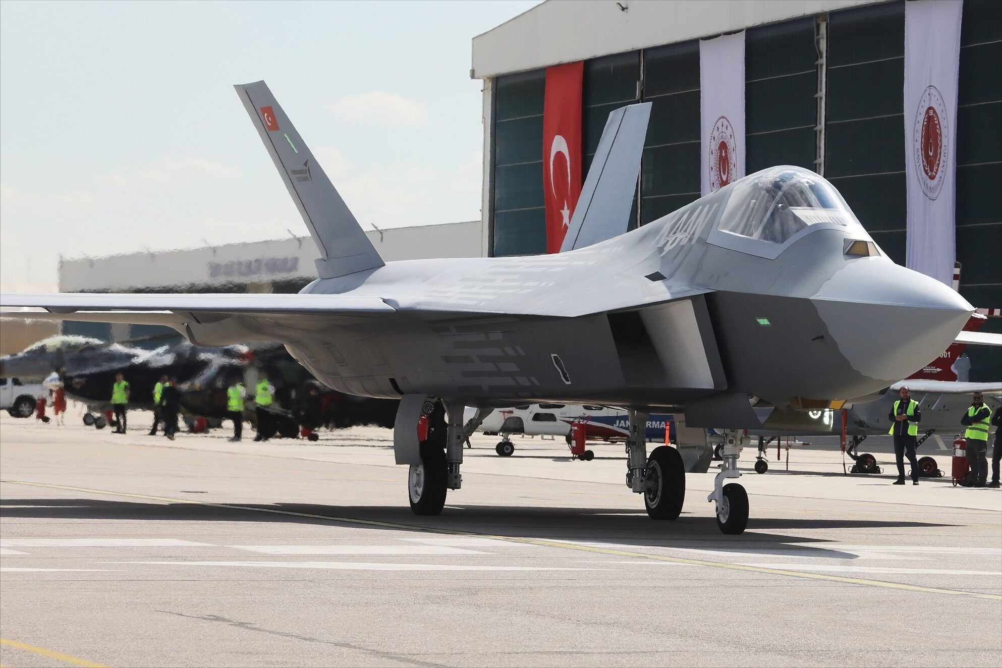 土耳其首款五代战斗机命名，KAAN，预计今年进行首飞 - 哔哩哔哩