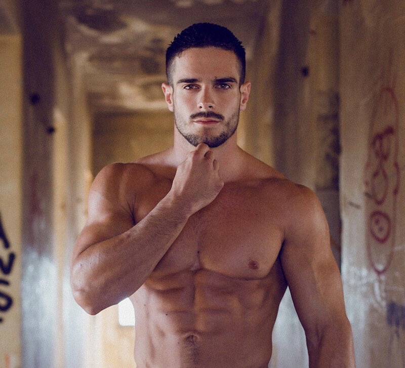 古巴男模帅哥Jorge Cobian写真 - 哔哩哔哩