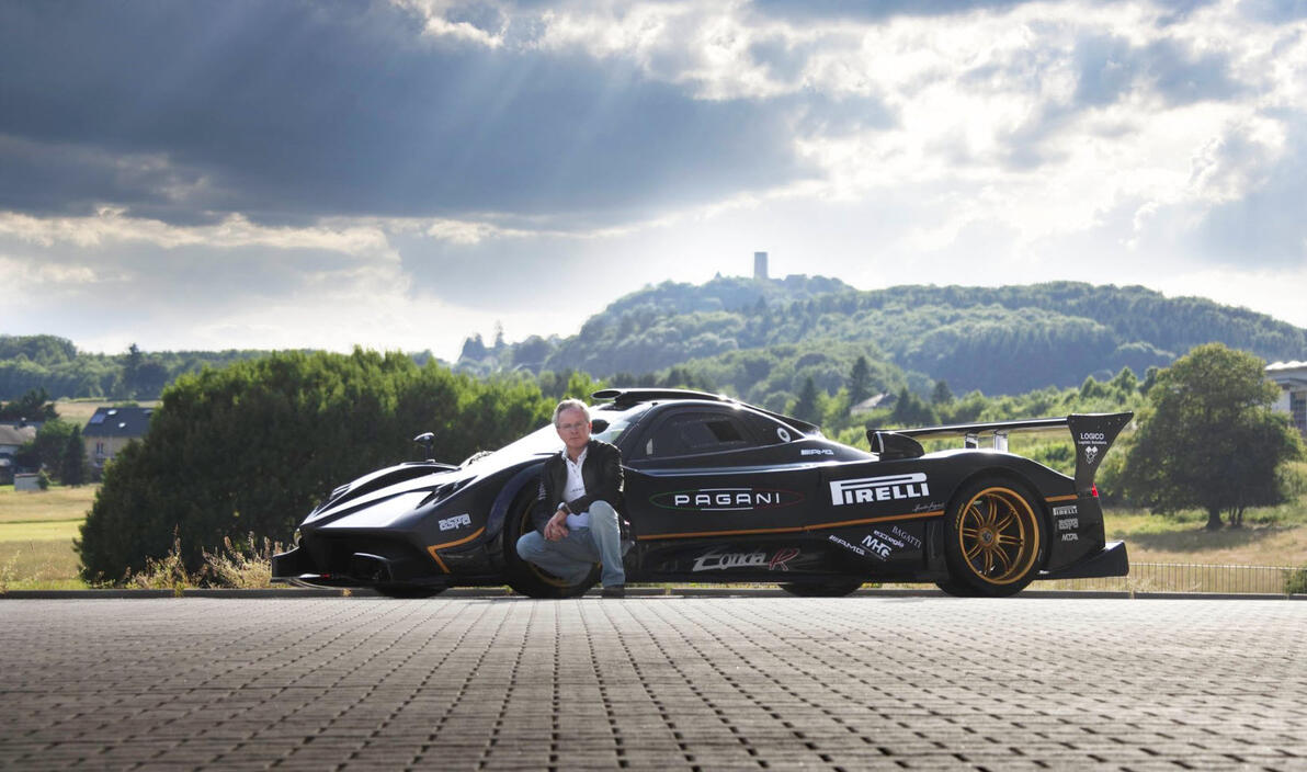 详解4000万Zonda R，国内唯一，可合法上路，车身印国旗带车主名 - 哔哩哔哩