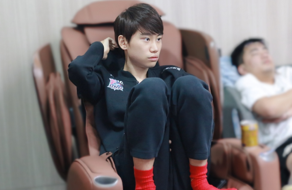 Doinb遭针对！FPX零封LNG，小狗Uzi的话逗笑观众 - 哔哩哔哩