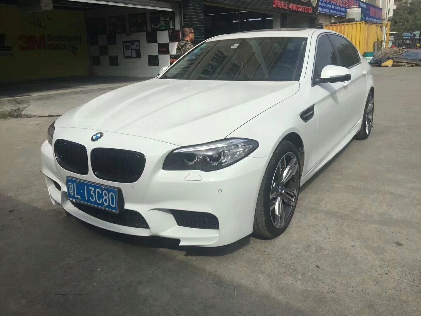 深圳超平凡名车升级宝马5系包围＋排气 - 哔哩哔哩