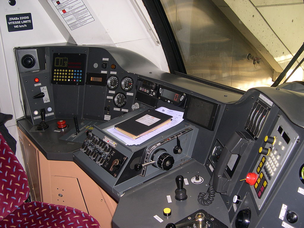 灵活高效的双层列车——Z 23500型动车组列车 - 哔哩哔哩