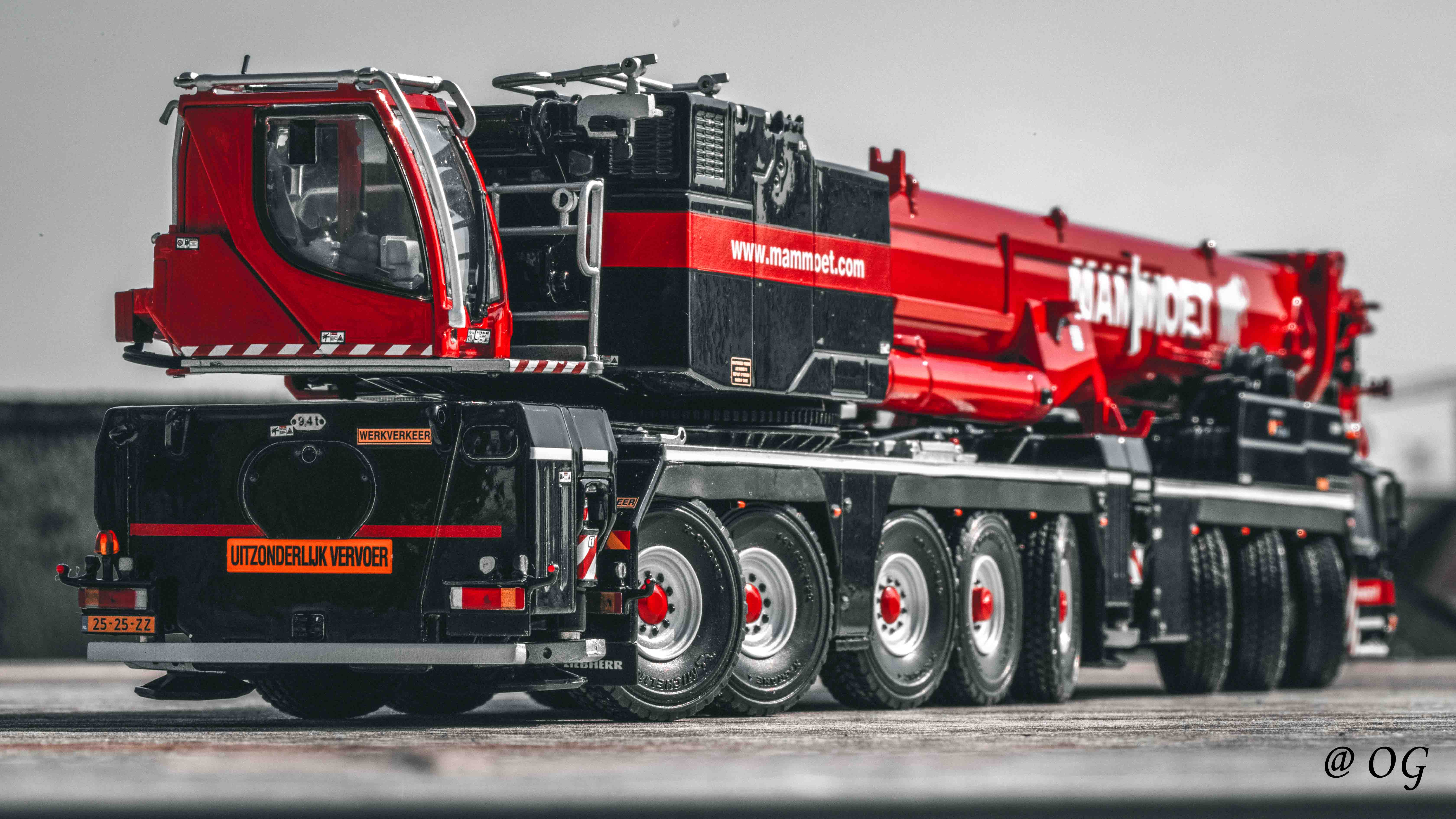 wsi 1/50 LTM1650 8.1 MAMMOET 车体篇 - 哔哩哔哩