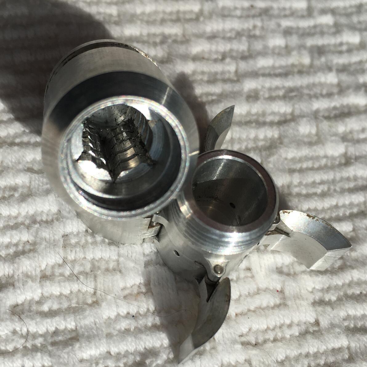 《敢死队》中的夸张武器—FRAG-12高爆霰弹 - 哔哩哔哩