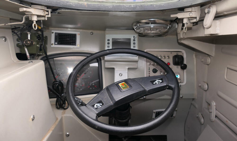 泰国VN1C轮式步兵战车亮相训练场，配备豪华遥控武器站 - 哔哩哔哩