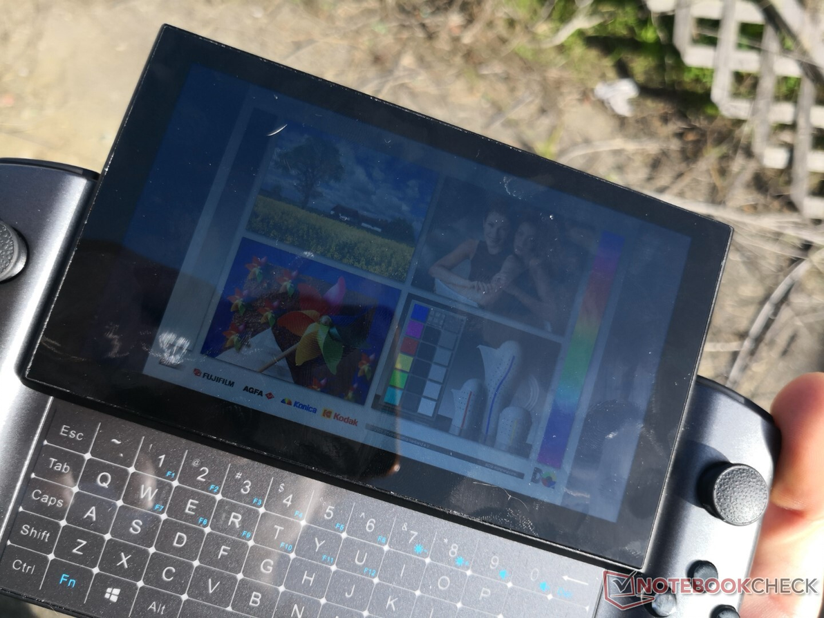 GPD WIN 3 评测：非微软官方的 Switch（上篇） - 哔哩哔哩
