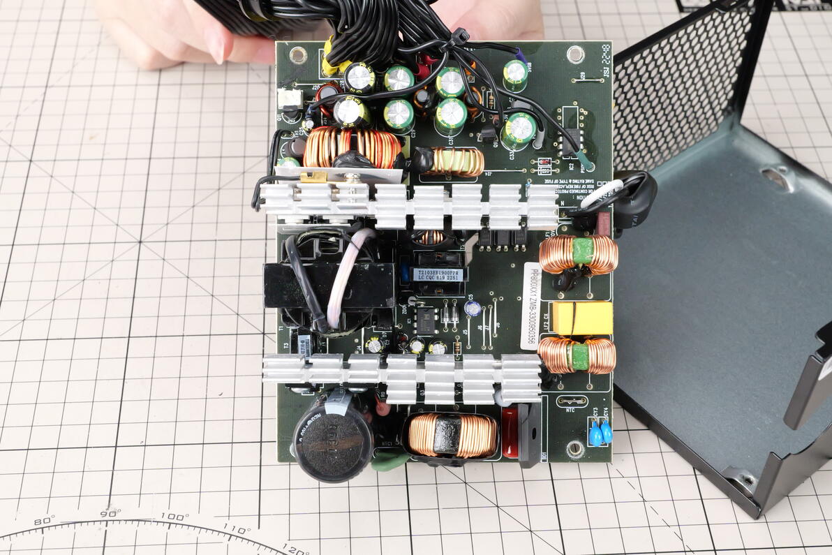 倒是还没接地府，超便宜的750W金牌全模组电源大水牛GPN850拆解评测 - 哔哩哔哩