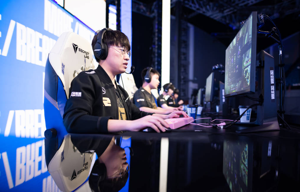 Cryin妖姬失误葬送好局！RNG不敌FNC，拿到小组赛首败 - 哔哩哔哩