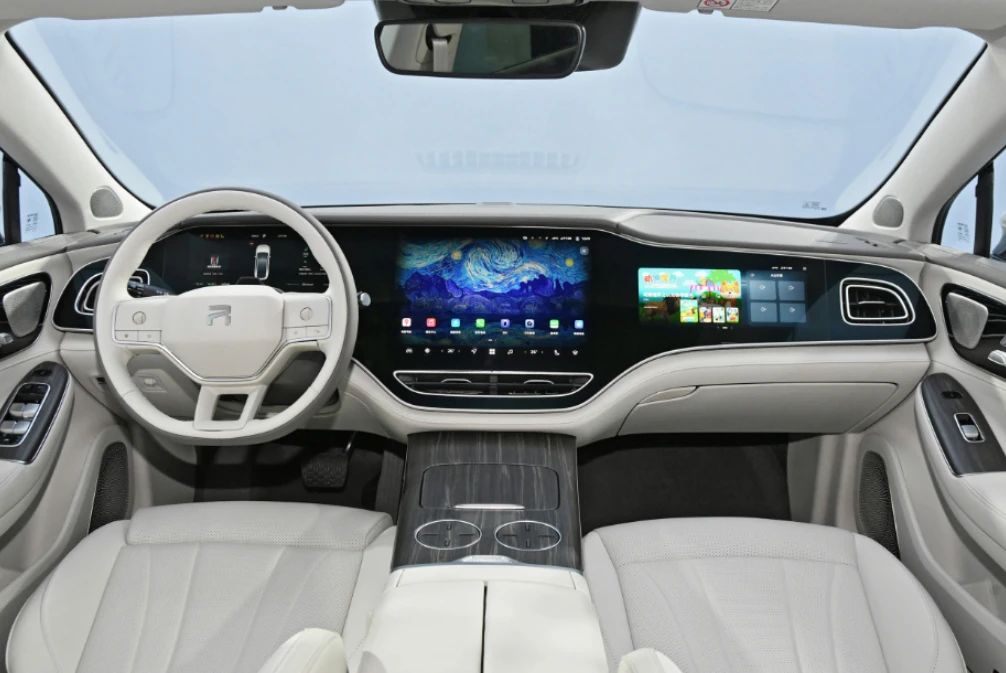 飞凡F7想与蔚来ET5抢市场，先得过了零跑C01这关 - 哔哩哔哩