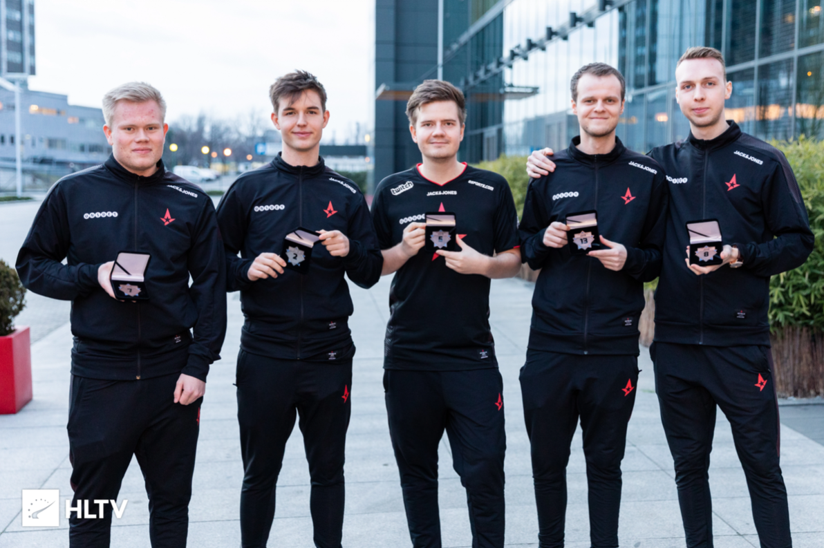 传奇选手device离开Astralis并选择加入NIP - 哔哩哔哩