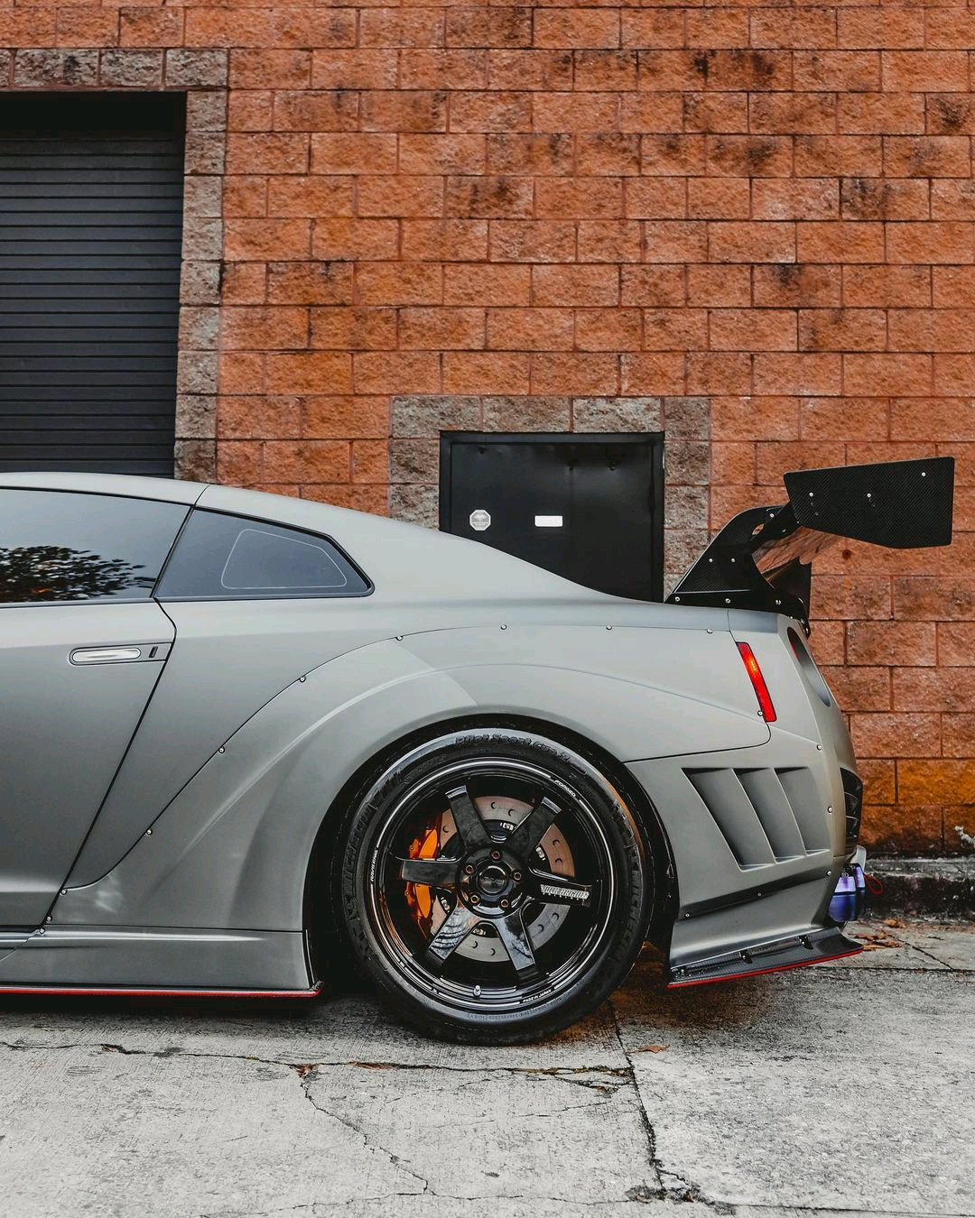 日产GTR，VARIS Kamikaze-R Supersonic Version 2宽体套件 - 哔哩哔哩