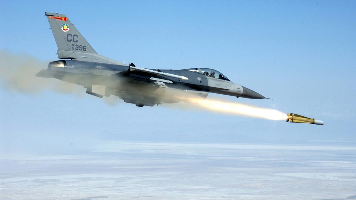 入门科普II 当代白鹰战机概述 F16F18战机详解 - 哔哩哔哩