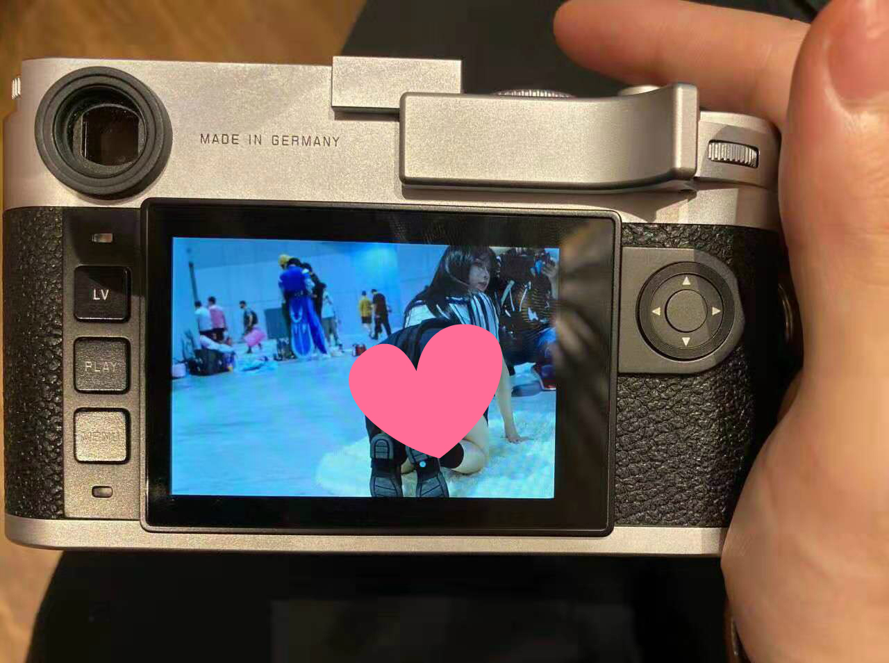 上海CP26漫展，JK少女摆拍姿势惹争议，遭偷拍网暴，到底孰是孰非？