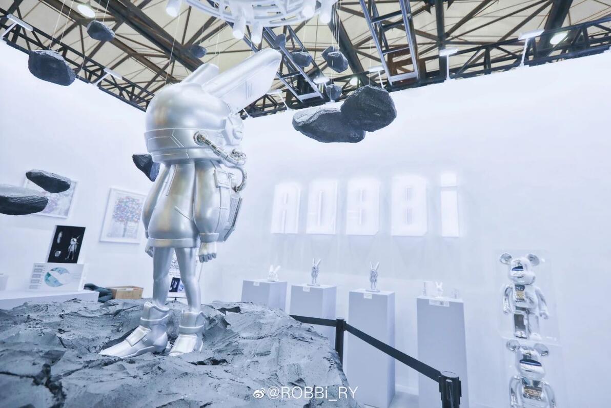 潮玩中的「鸽王之王」！ROBBi x STAPLE新联名计划曝光，限量发售指南！ - 哔哩哔哩