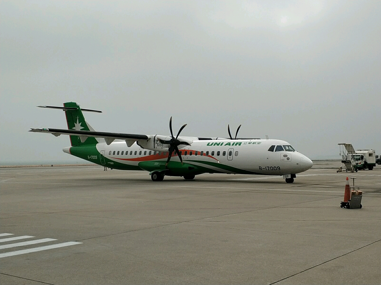 ATR公司ATR72飞机介绍 - 哔哩哔哩