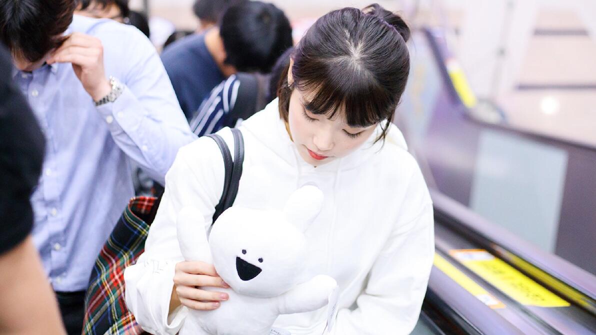 IU ONLYU 电脑壁纸合集 - 哔哩哔哩