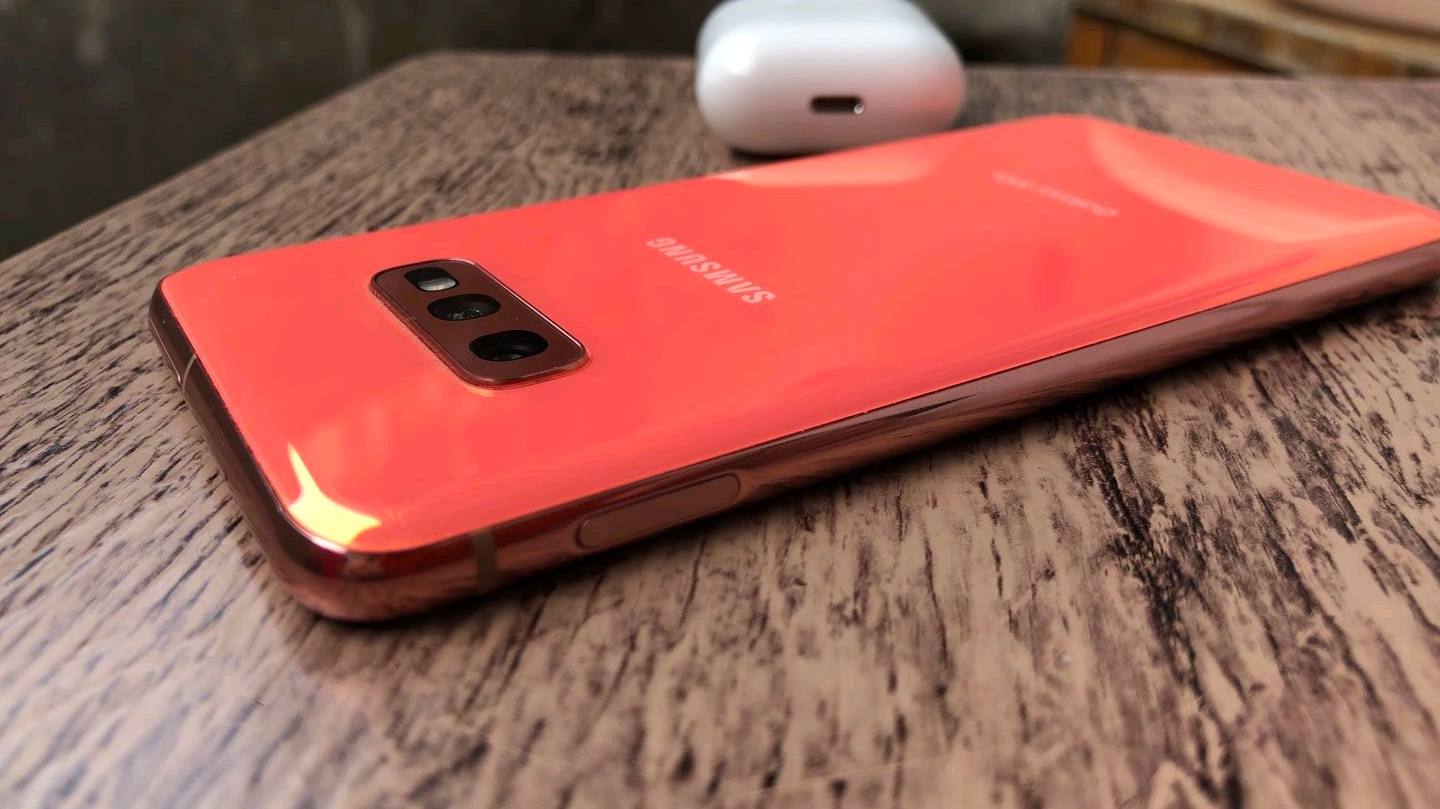 简单的美版三星s10e评测 - 哔哩哔哩