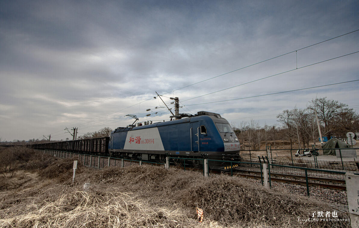 【科普】电猴飞驰-HXD3型电力机车 - 哔哩哔哩