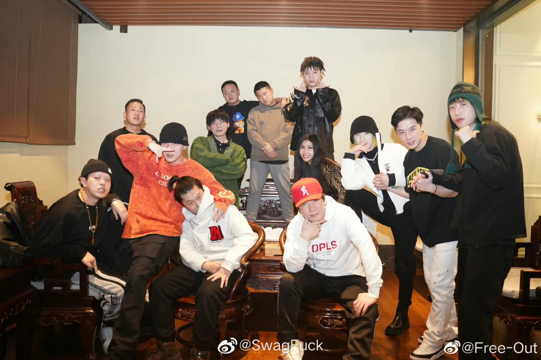 顶满！FreeOut合体！热狗阿岳同台！《巅峰对决》和《新世代》选手前后开演！！ - 哔哩哔哩