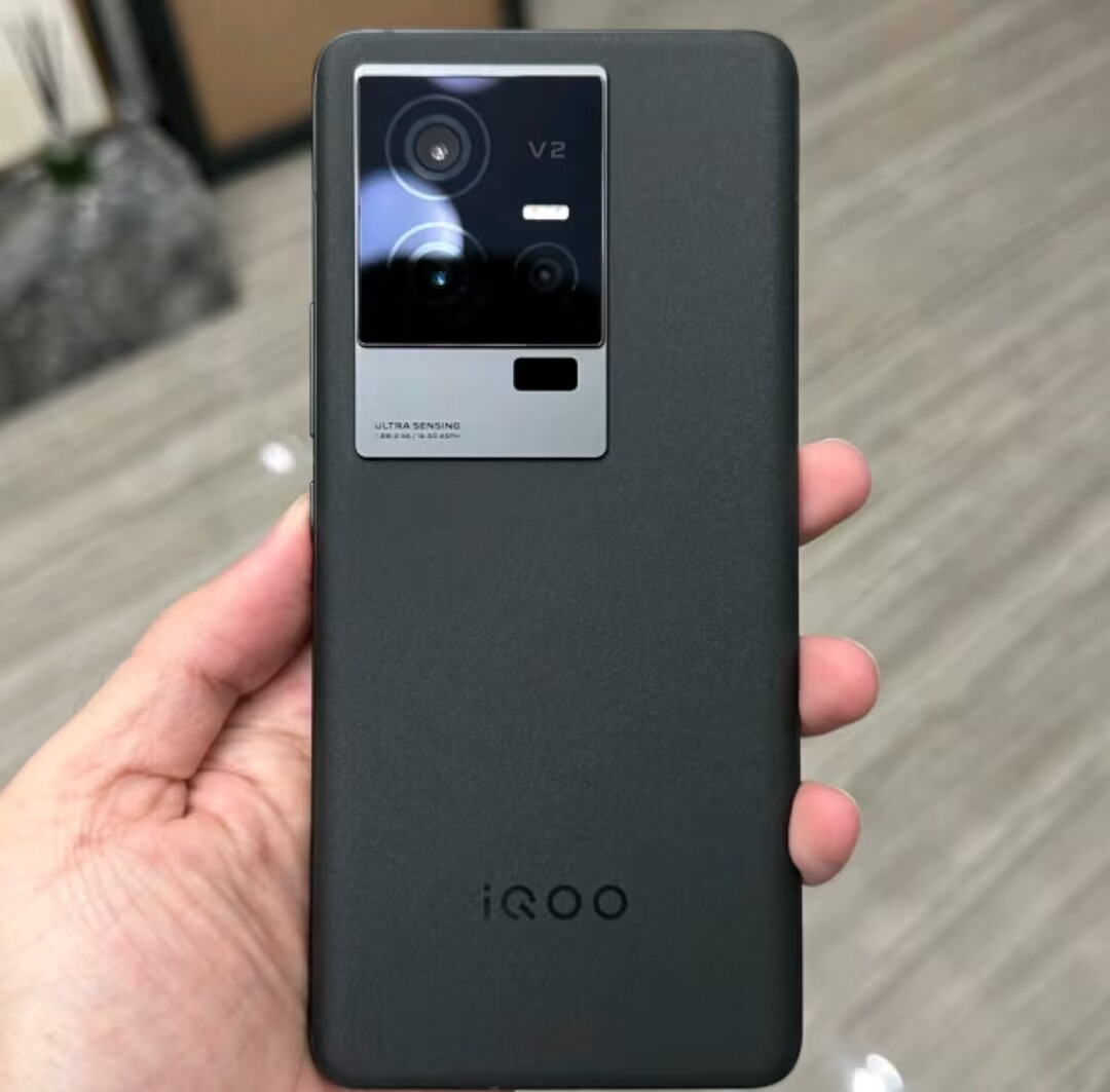 iQOO 11 测评：旗舰体验超快闪充超大电池，3000价位现在入手最佳～ - 哔哩哔哩