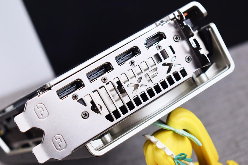 重返高端战场，讯景XFX RX 6800海外版开箱试玩评测 - 哔哩哔哩