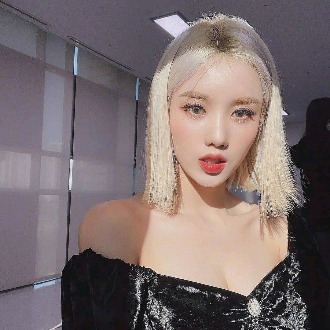 IZONE成员权恩妃ins近日更新 - 哔哩哔哩