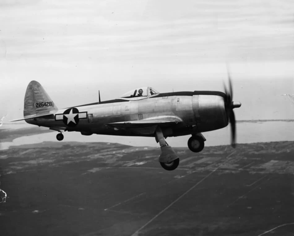 响亮而沉重——P-47雷电型号辨别 - 哔哩哔哩