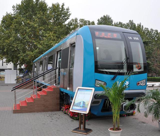 北京地铁车型大百科之DKZ15/DKZ34/DKZ46(福娃、蓝鲸) - 哔哩哔哩