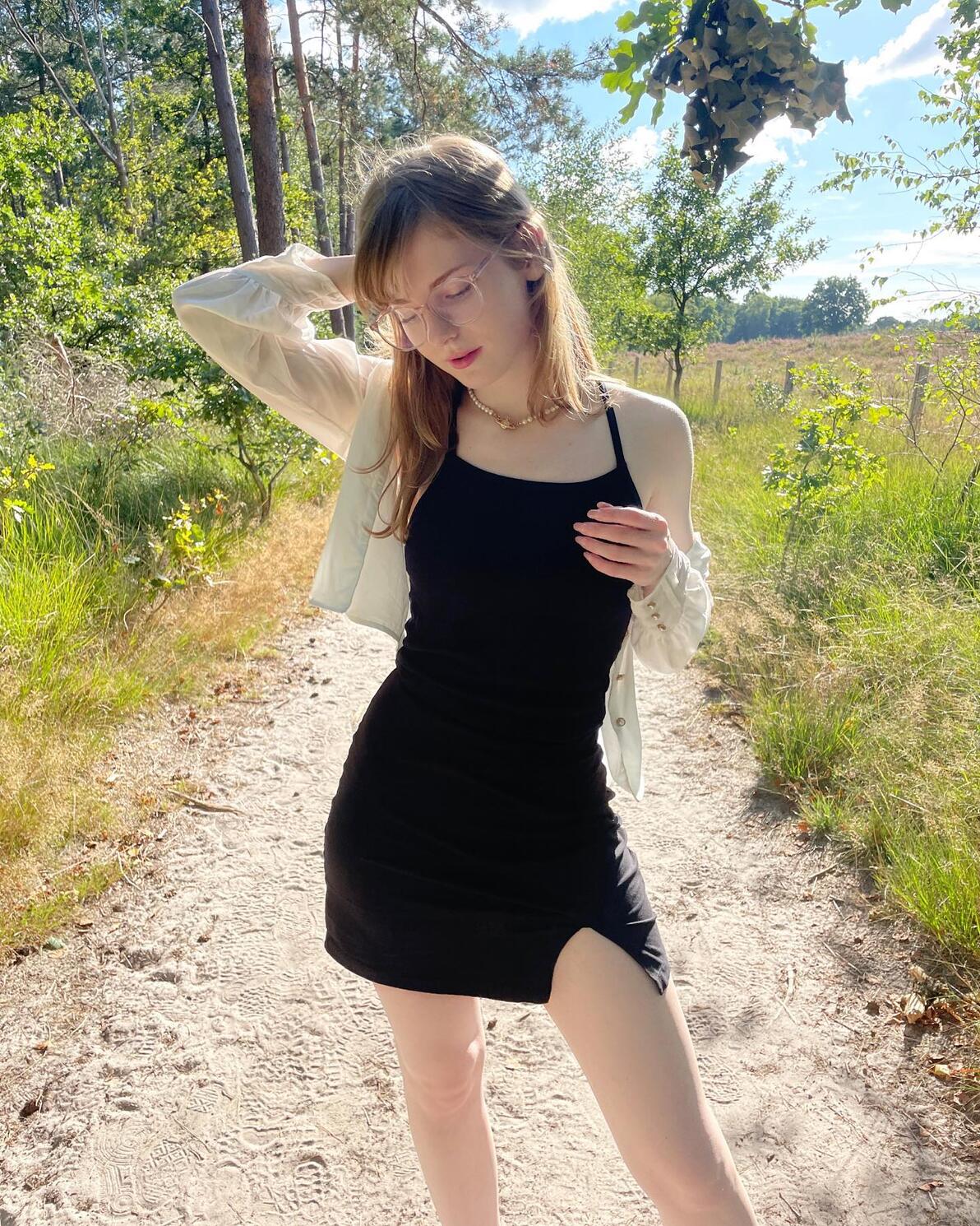 《生化危机4重制版》艾什莉脸膜Ella的日常—Ella Freya Instagram【生化危机4重制版】 - 哔哩哔哩