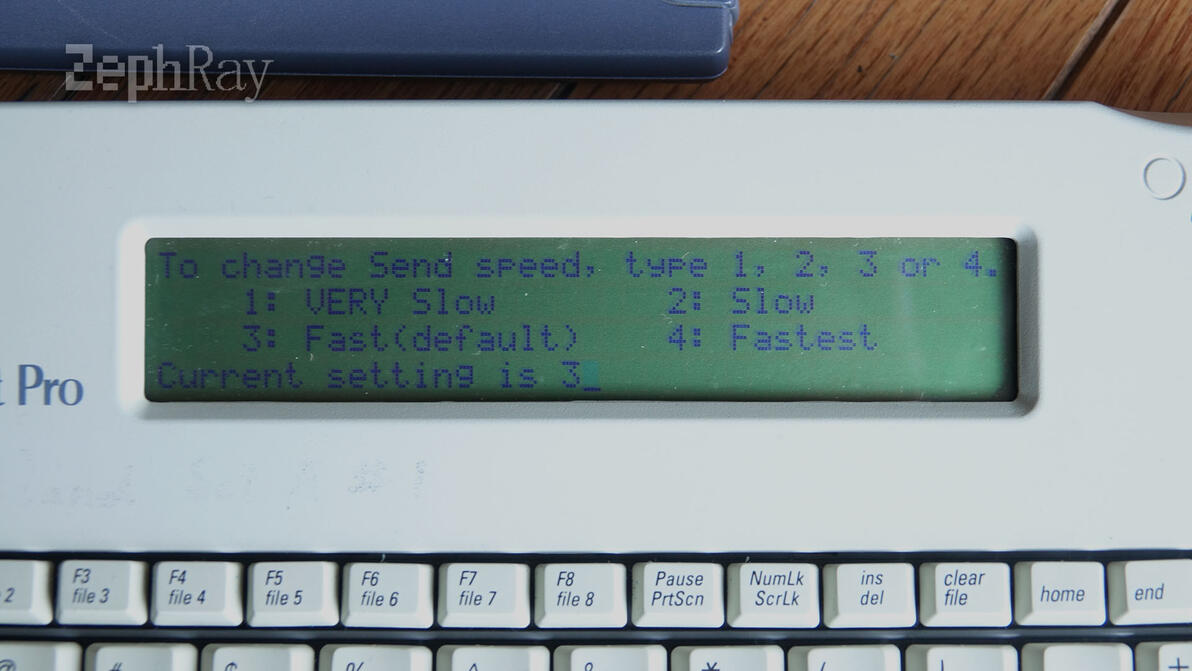 AlphaSmart Pro 便携式字处理器展示 - 哔哩哔哩