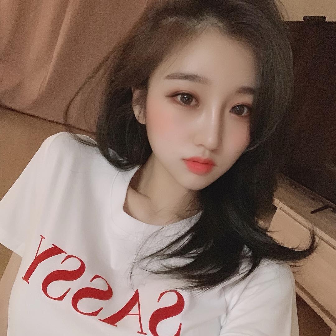 韩国女主播徐雅IG写真 - 哔哩哔哩