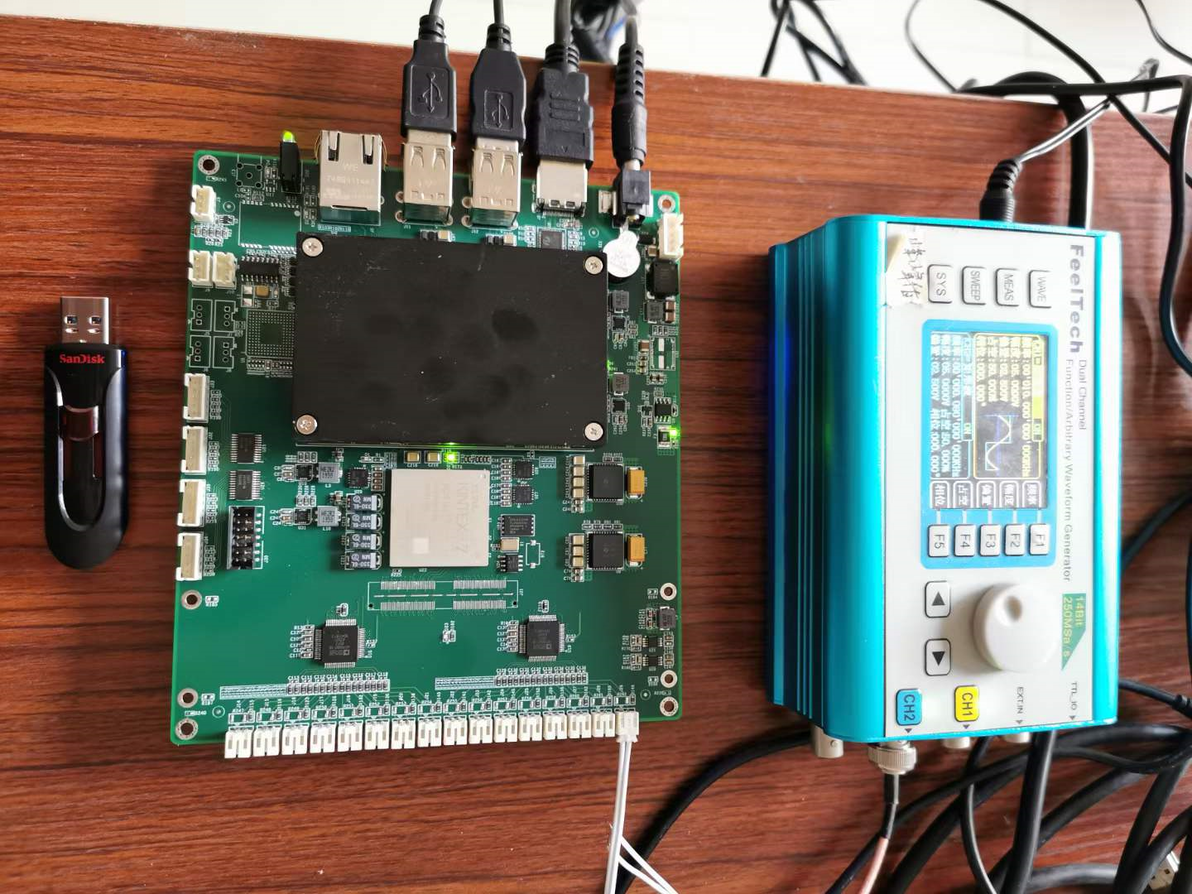 X86 CPU卡片SOM核心板+Xilinx高性能K7 FPGA：16通道16位高精度1MS/s同步数据采集卡 - 哔哩哔哩