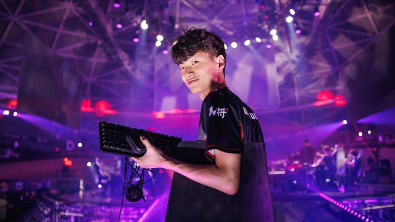 EDG.nobody：“哪怕有一天有成绩了，也不要忘记当年的自己” - 哔哩哔哩