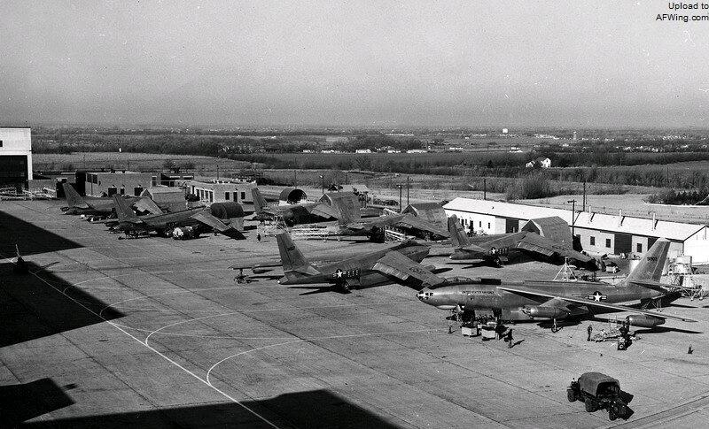 要命的B-47“同温层喷气”轰炸机 - 哔哩哔哩