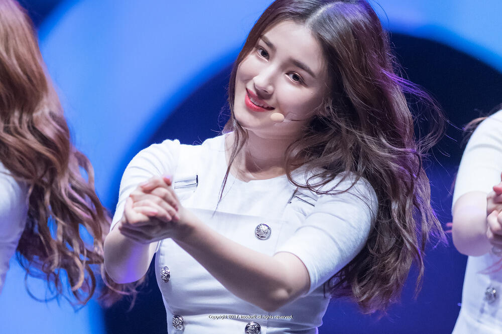 韩国女团MOMOLAND-NANCY的一些图片（50张） - 哔哩哔哩