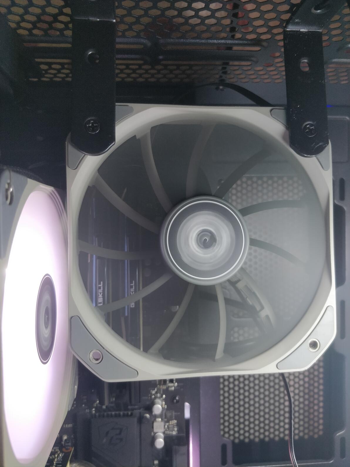 携不肉"DDR4/DDR5内存超频"内存散热支架指南及风扇分享 - 哔哩哔哩