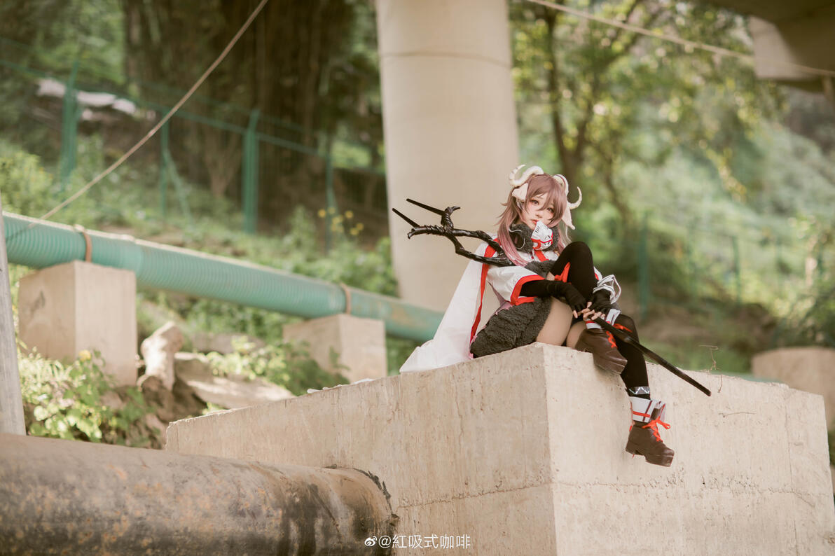 COSPLAY第二十二期：花崎Makura 明日方舟 艾雅法拉 - 哔哩哔哩