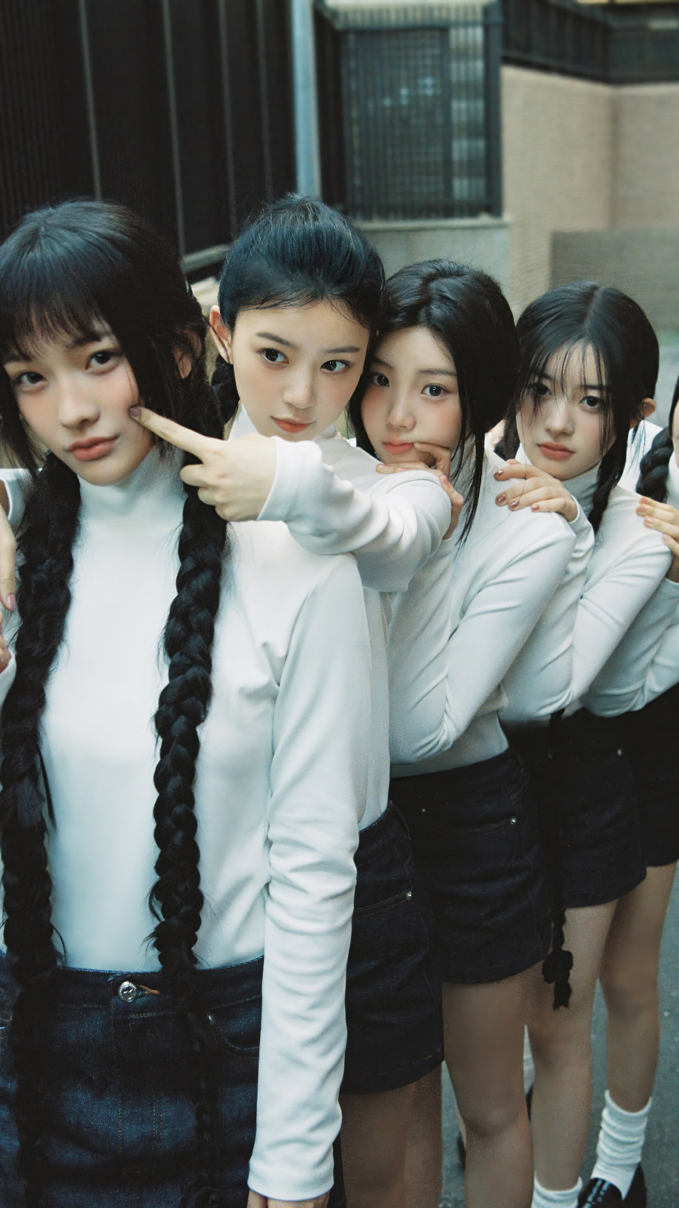 ILLIT（아일릿）1st Mini Album《SUPER REAL ME》| 4K 电脑壁纸 手机壁纸 - 哔哩哔哩