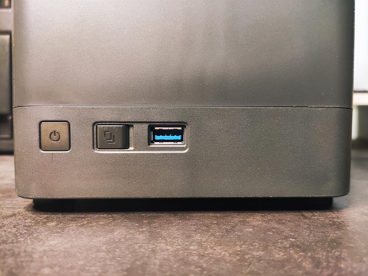 到底是不是闷罐？终极性价比成品NAS威联通TS-453DMini测试报告来了！ - 哔哩哔哩