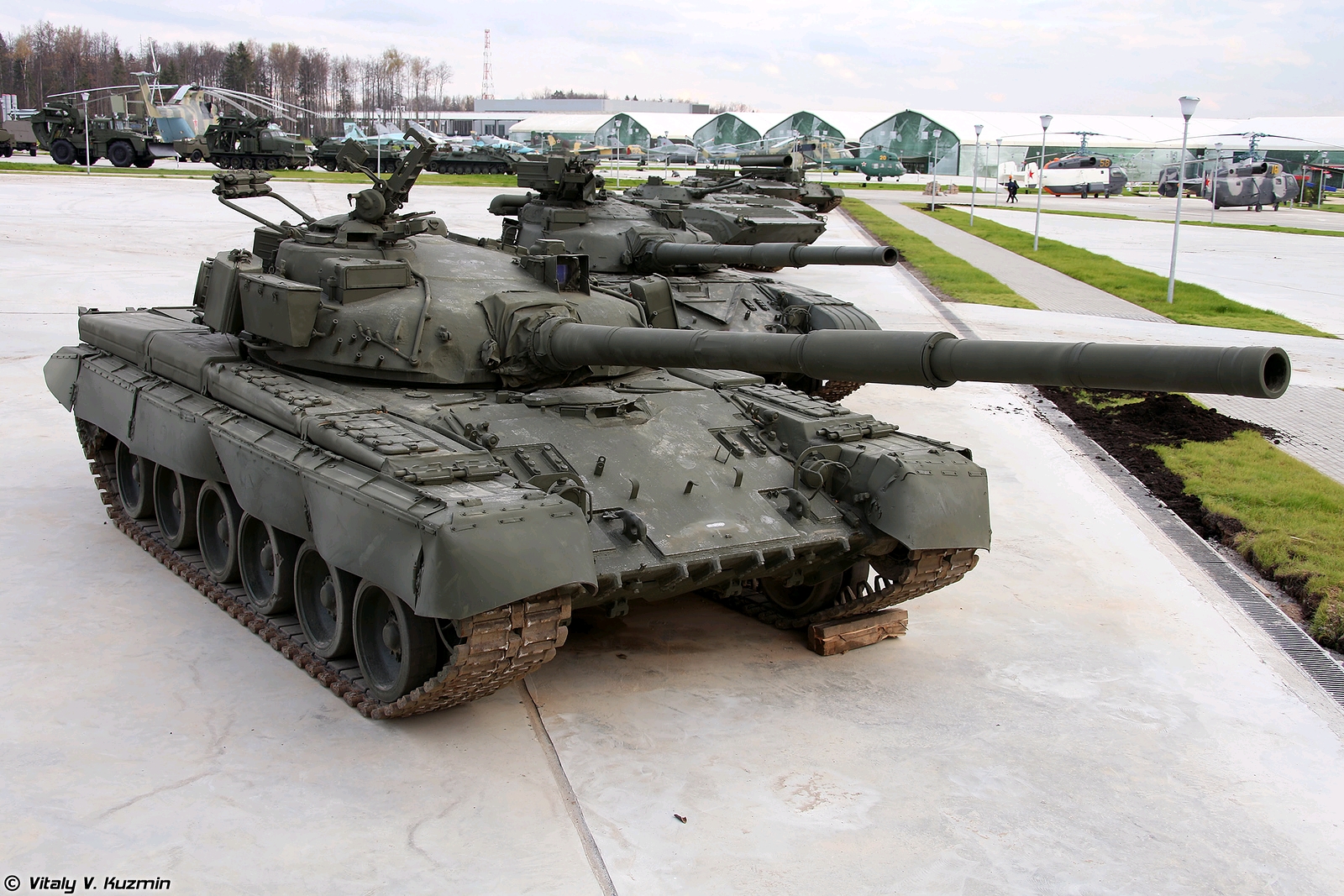 苏联T-80B主战坦克(Mod.1978/1982) - 哔哩哔哩