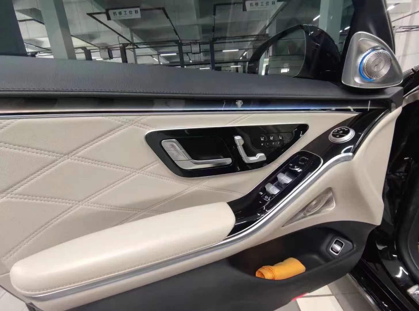 22款迈巴赫S480升级主动式氛围灯、4D旋转高音，内饰中的大哥大 - 哔哩哔哩