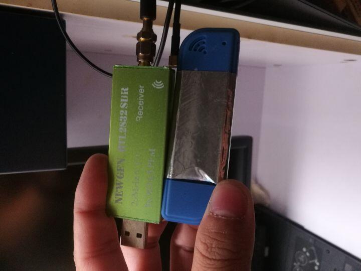 RTL2832U+R820T2全频段SDR开箱拆机测评 - 哔哩哔哩