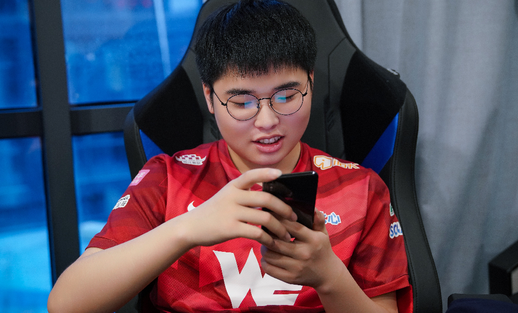 RNG轻取WE，LPL余霜力挺Cryin：这都能定到？ - 哔哩哔哩