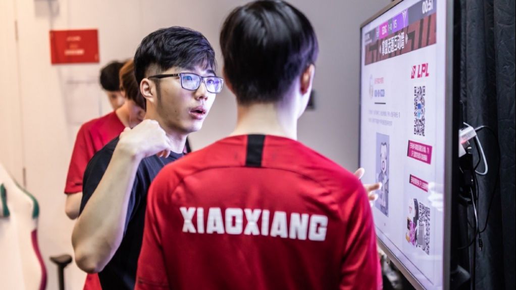 Huanfeng率TT双杀EDG，Fisher遭质疑，Scout呼声高涨 - 哔哩哔哩