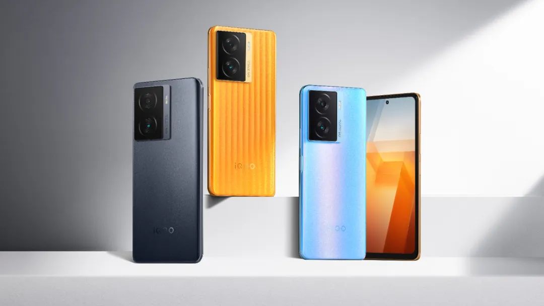 iQOO Z7，1599元起，120W超快闪充，“性能续航小超人” - 哔哩哔哩