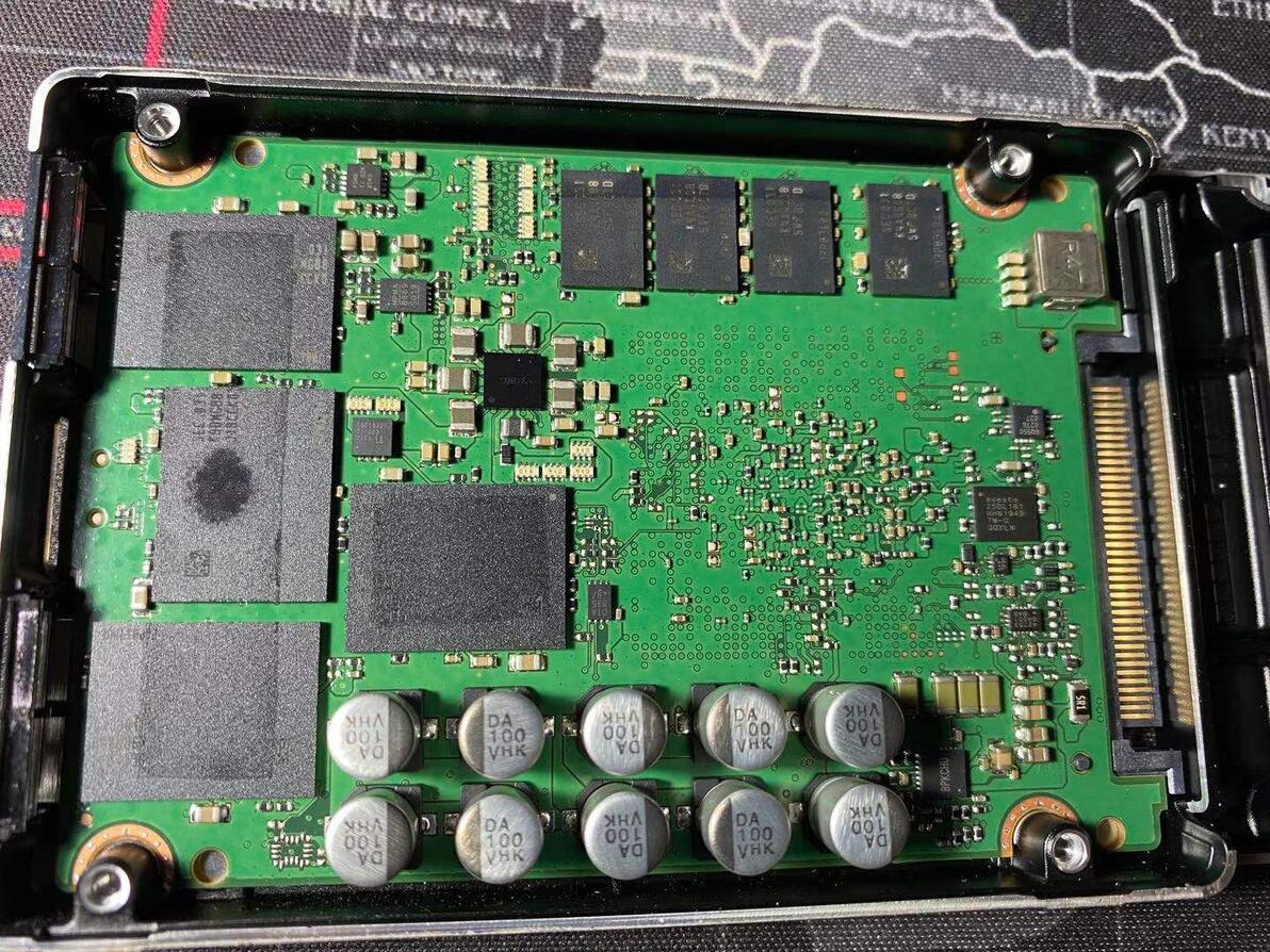 三星PM1733评测与拆解 - 哔哩哔哩